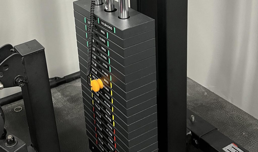 Plate Loaded Vs Selectorized: Maximize Your Workouts In 2025