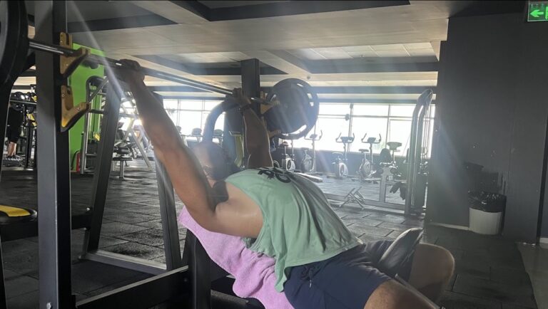 Bench Press Vs Dips: What's The Difference?